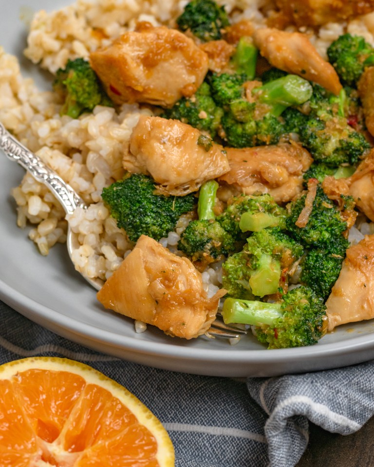 ORANGE GINGER CHICKEN + BROCCOLI – WORTHINGTON EATS