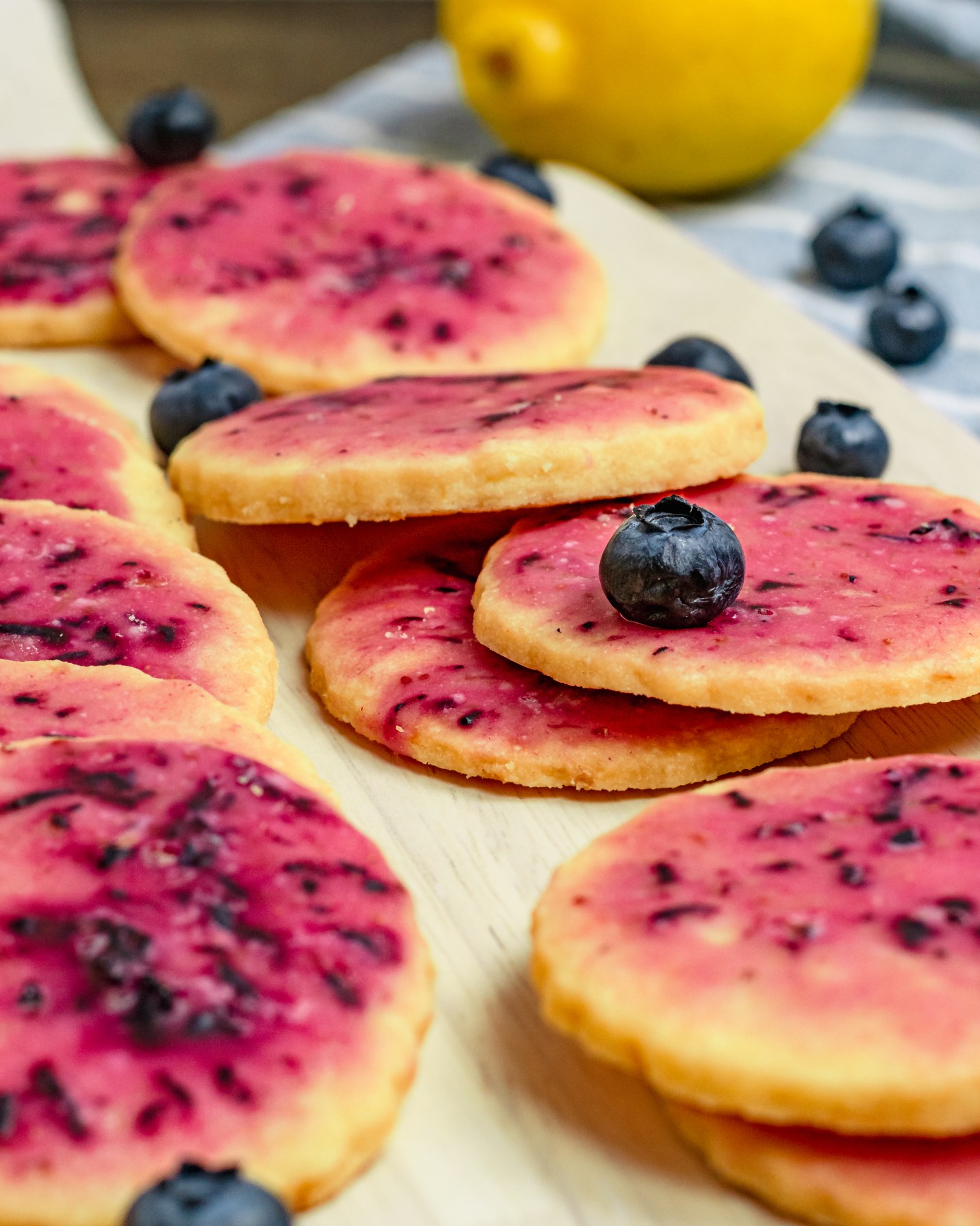 BLUEBERRY LEMON SHORTBREAD – WORTHINGTON EATS